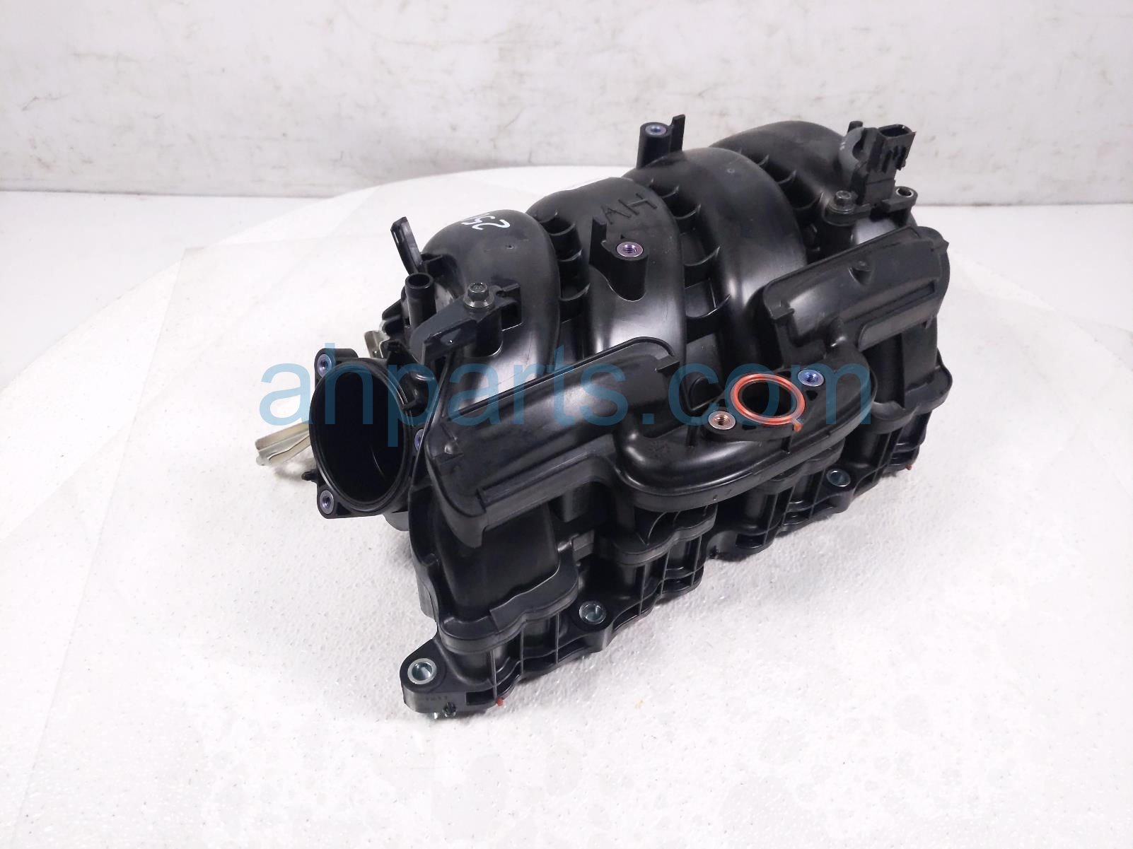 Sold 2024 Toyota Prius Intake Manifold 89421-33010,