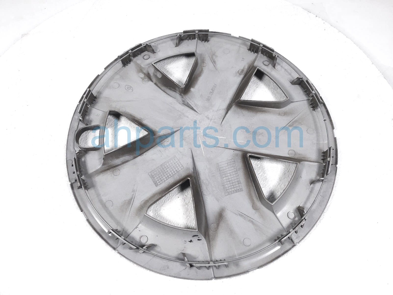 Sold 2024 Toyota Prius Hub Front Passenger Wheel Cover Cap 42602-47320,