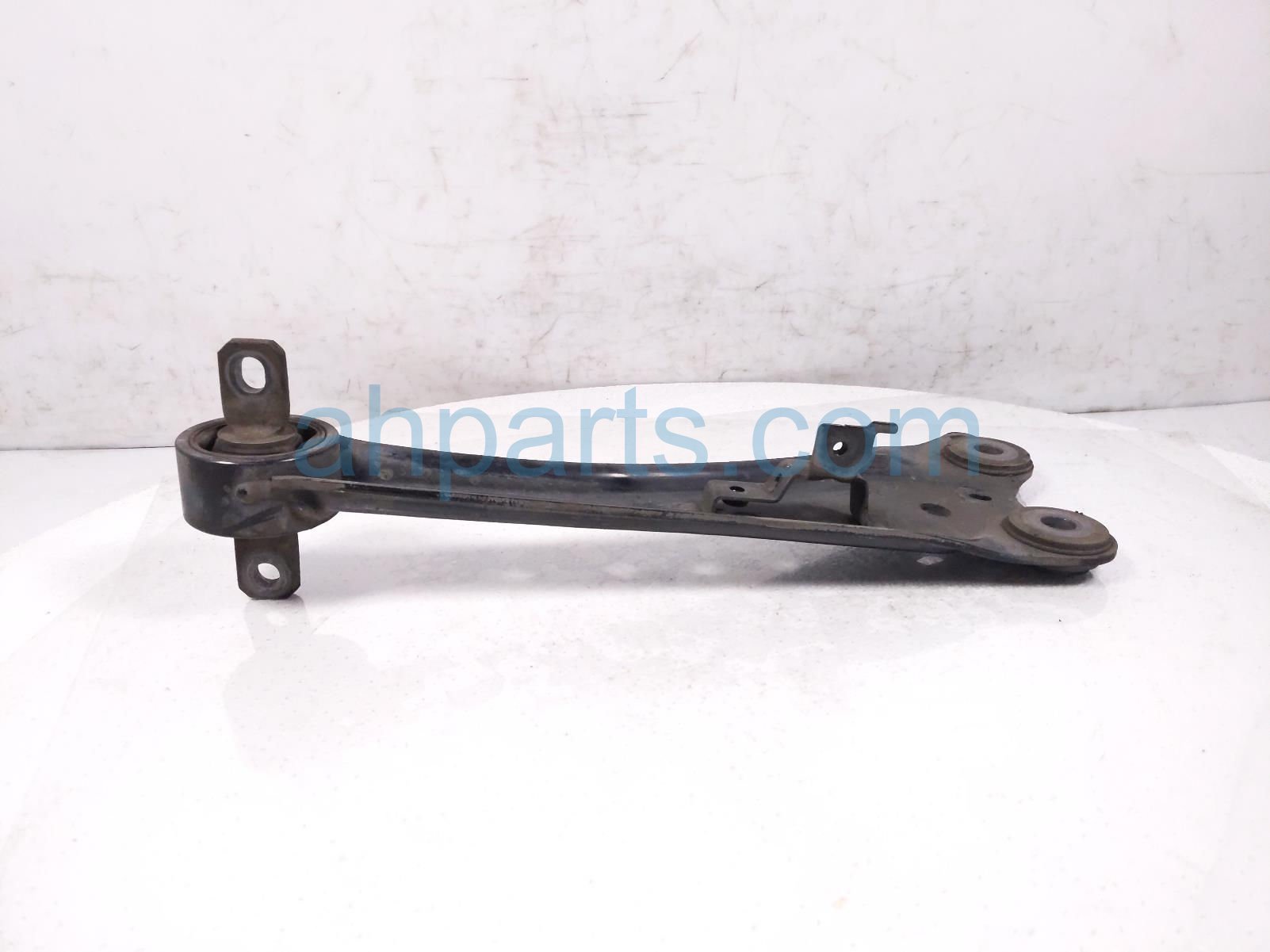 Sold 2018 Toyota Corolla Im Lower Rear Passenger Trailing Control Arm ...