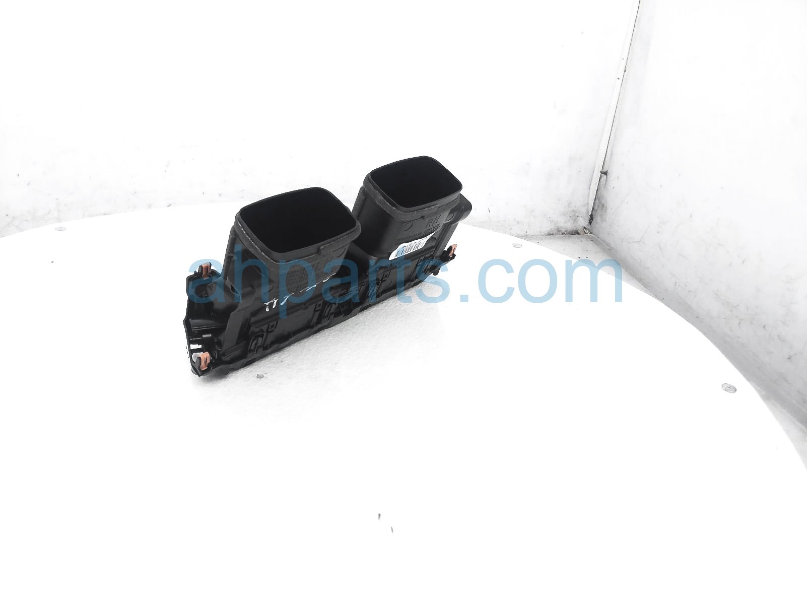 2019 Toyota Corolla Dash Center Air Vent Outlet 55670-02790,