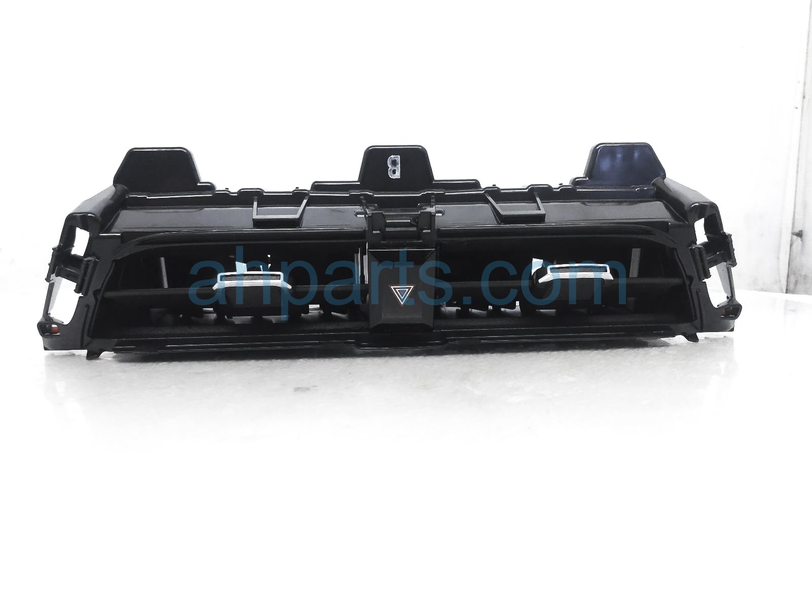 Sold 2019 Toyota Corolla Dash Center Air Vent Outlet 55670-02790