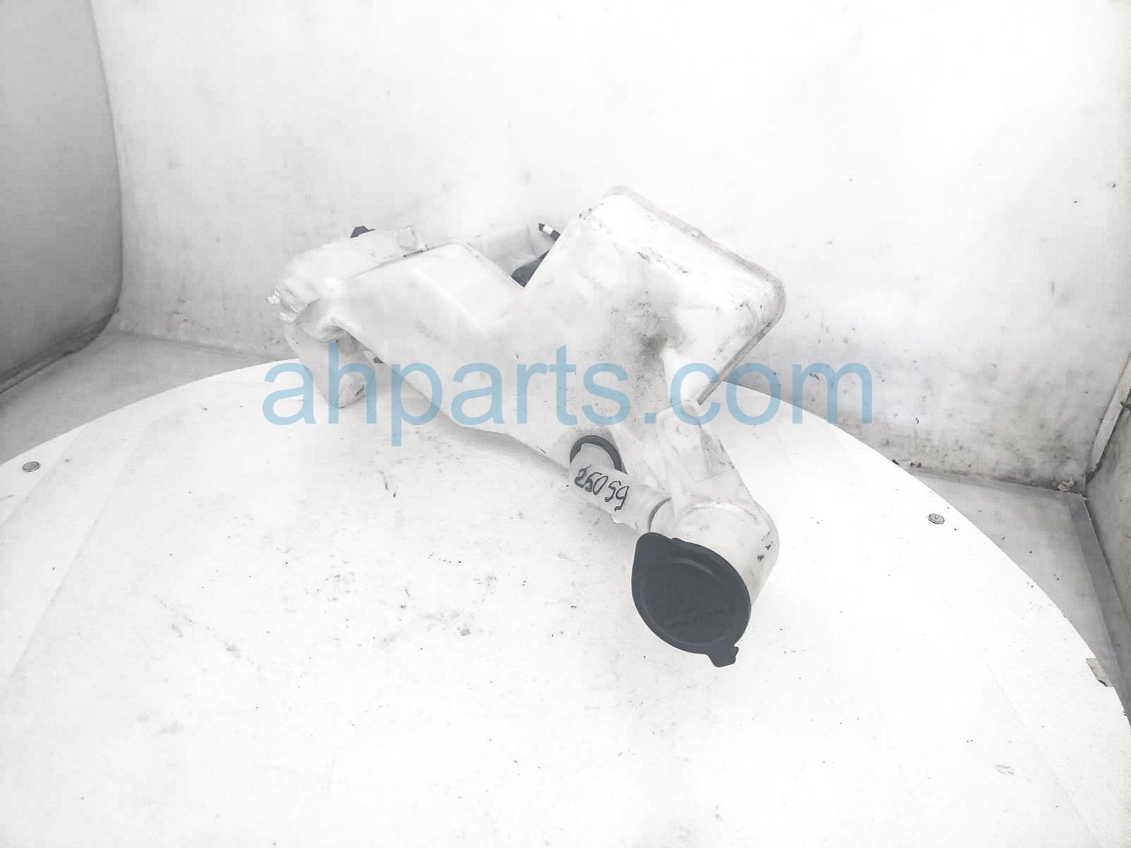 Sold 2022 Toyota Sienna Windshield Washer Reservoir Tank 85315-08040,