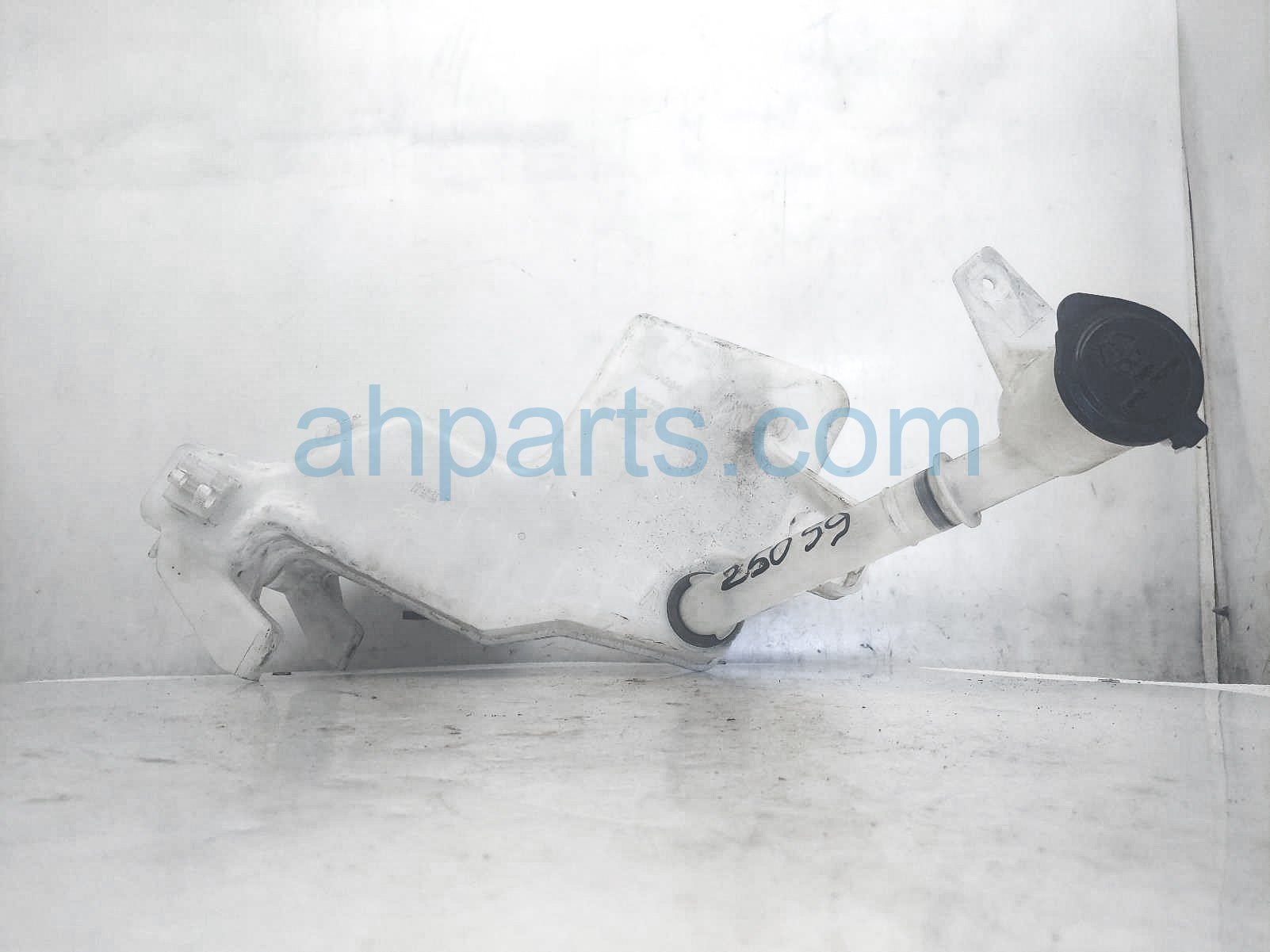 Sold 2022 Toyota Sienna Windshield Washer Reservoir Tank 85315-08040,