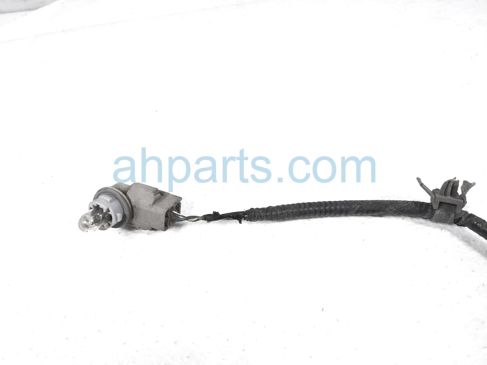 Sold 2005 Toyota Tacoma Trailor Hitch Wire Harness 82824-34050,
