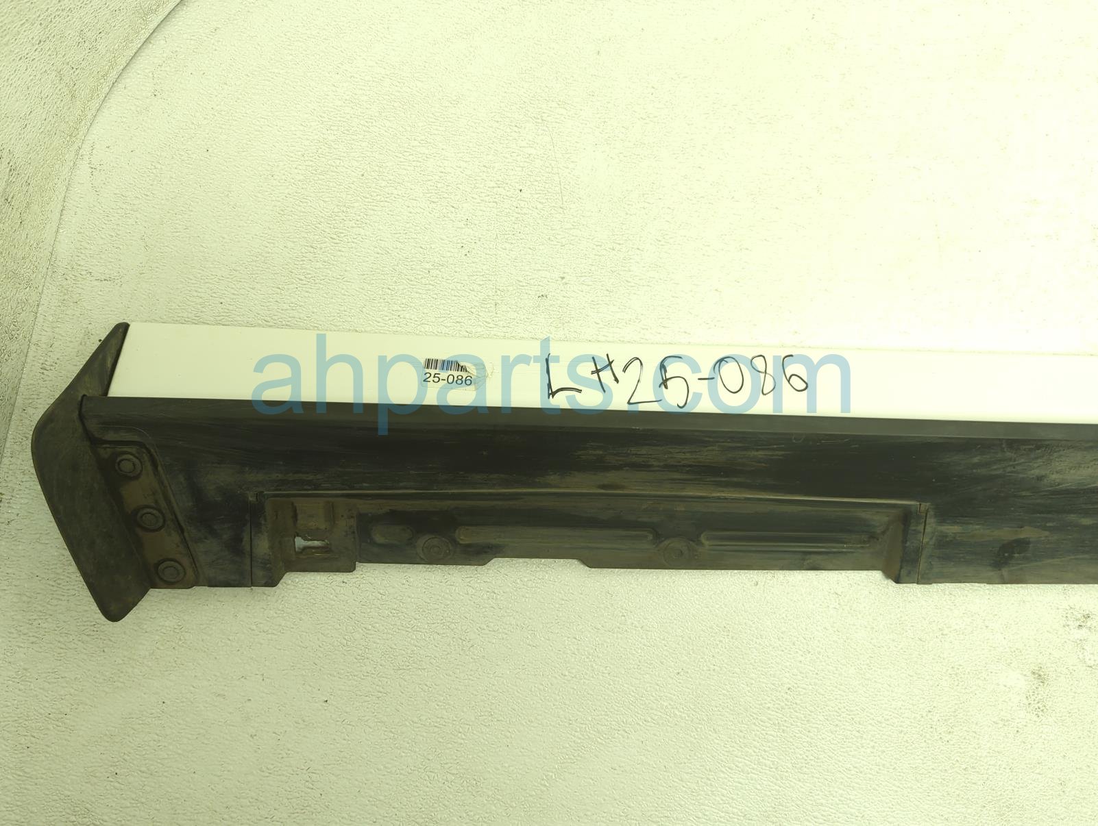 Sold 2023 Mazda 3 Rocker Trim Passenger Side Skirt / Molding - White ...