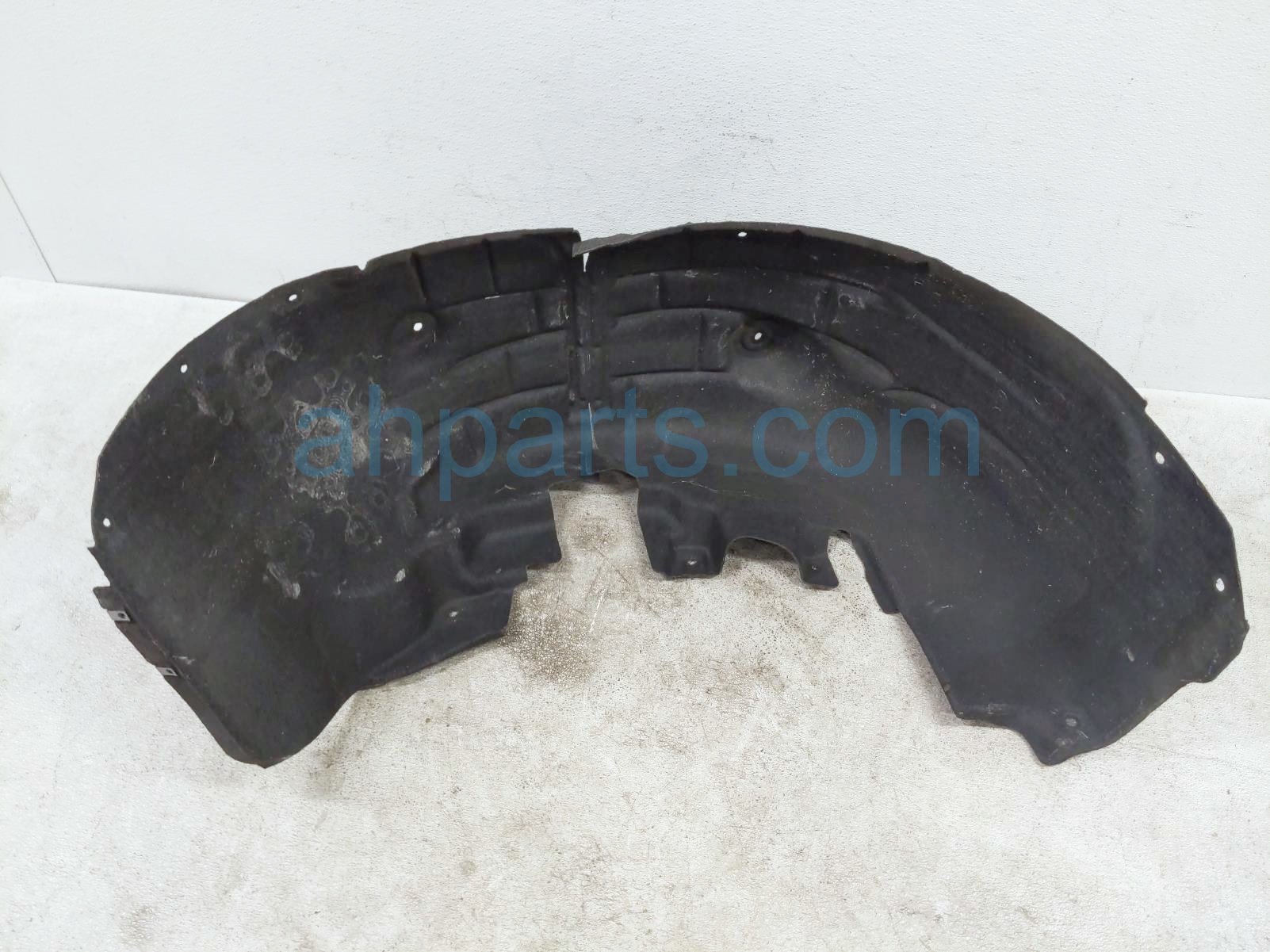Sold 2021 Chevy Camaro Rear Passenger Inner Fender Liner 84083944