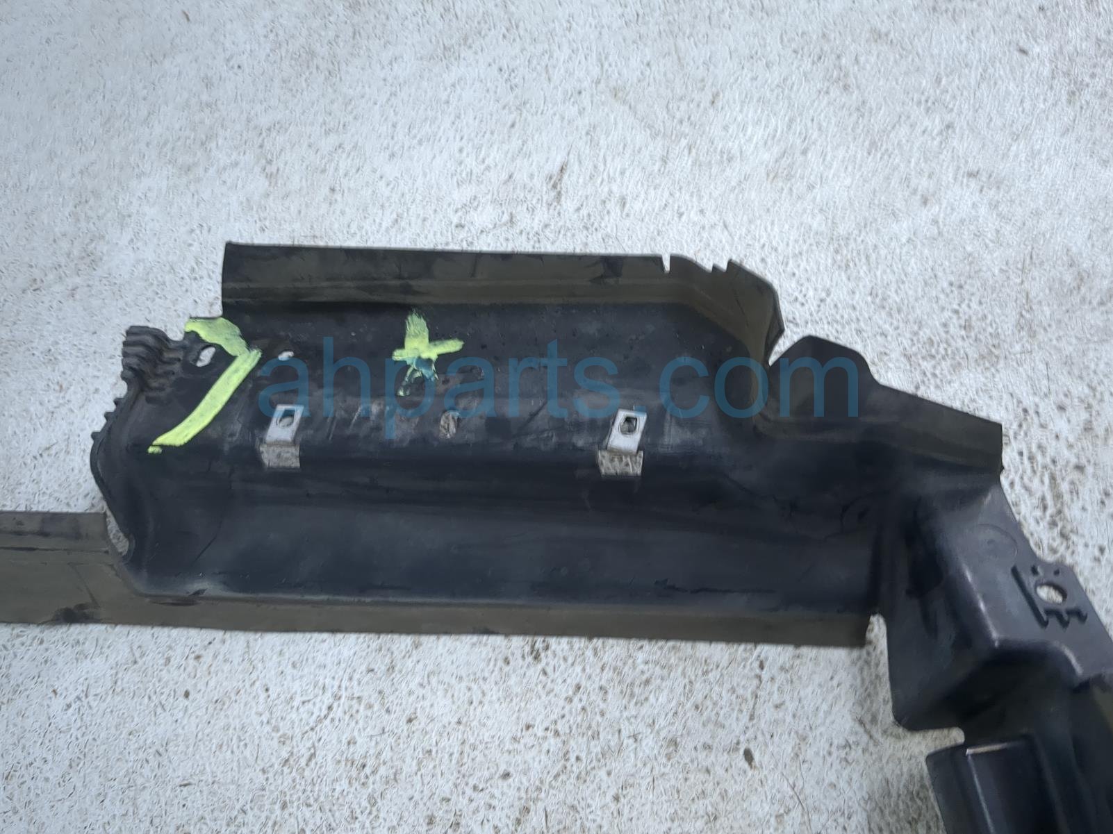 Sold 2019 Chevy Traverse Radiator Air Baffle - 3.6l Lt * 84342317