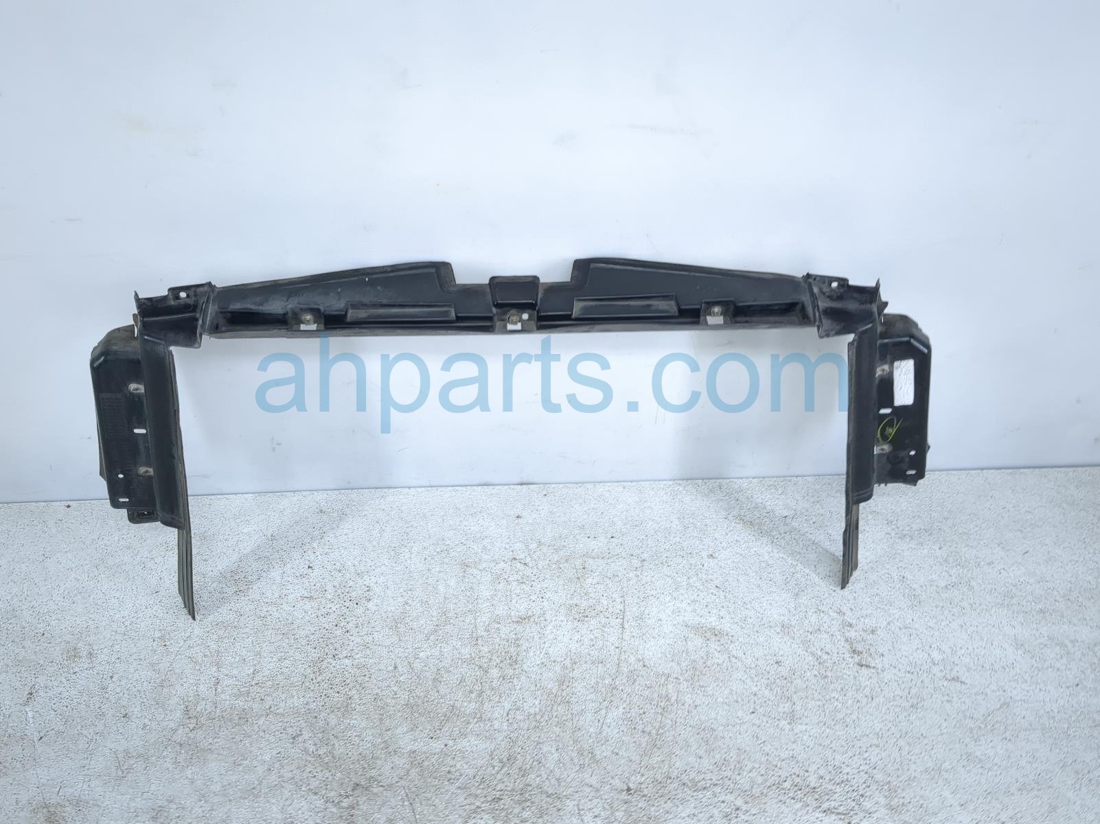 Sold 2019 Chevy Traverse Radiator Air Baffle - 3.6l Lt * 84342317