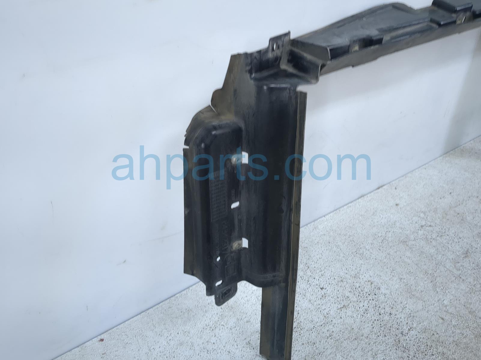 Sold 2019 Chevy Traverse Radiator Air Baffle - 3.6l Lt * 84342317