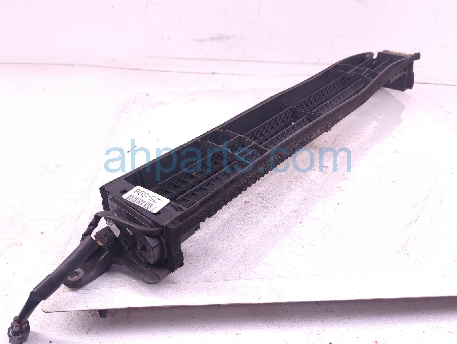 2021 Toyota Rav 4 Radiator Sub Air Shutter * 53019-0R020,