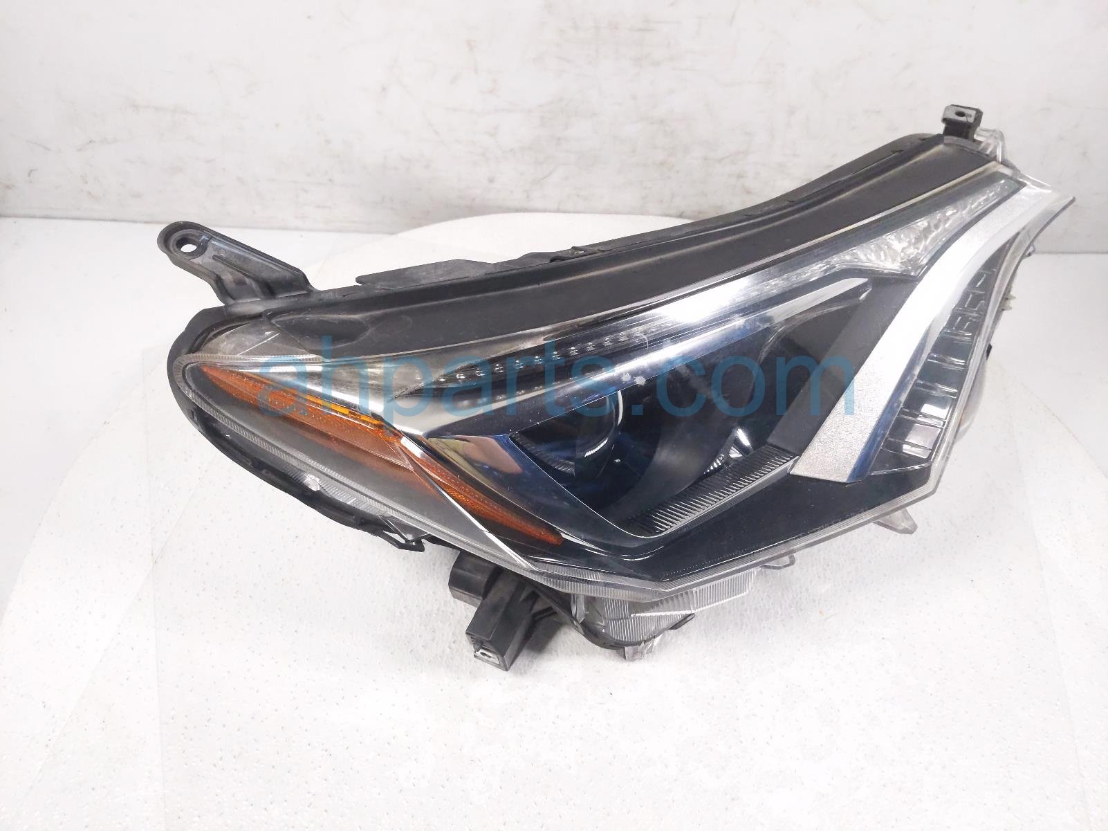 2018 Toyota Rav 4 Headlight Passenger Headlamp / Light 81110-0R080,