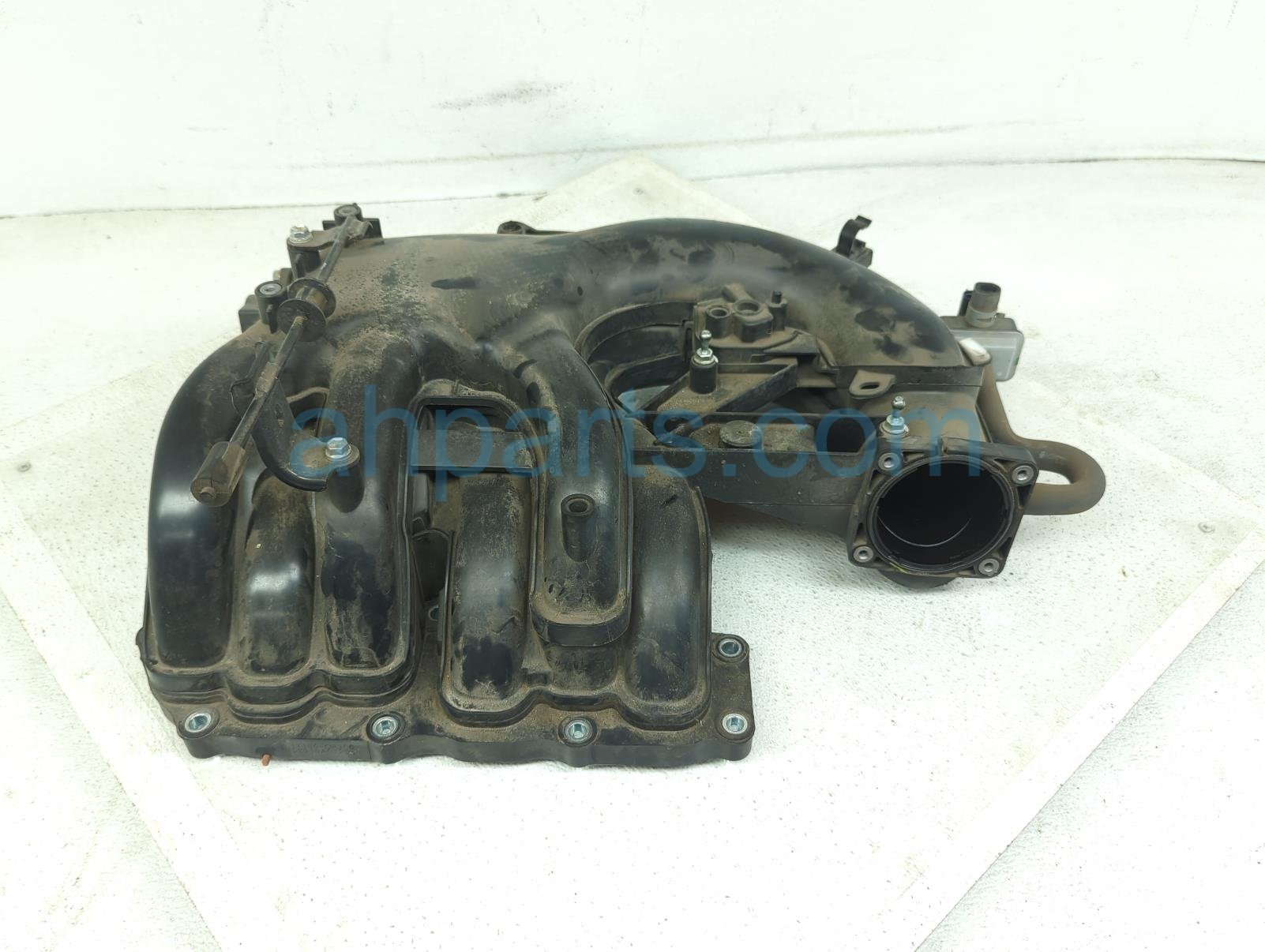 Sold 2018 Toyota Tacoma Upper Intake Manifold 17111-0P060,