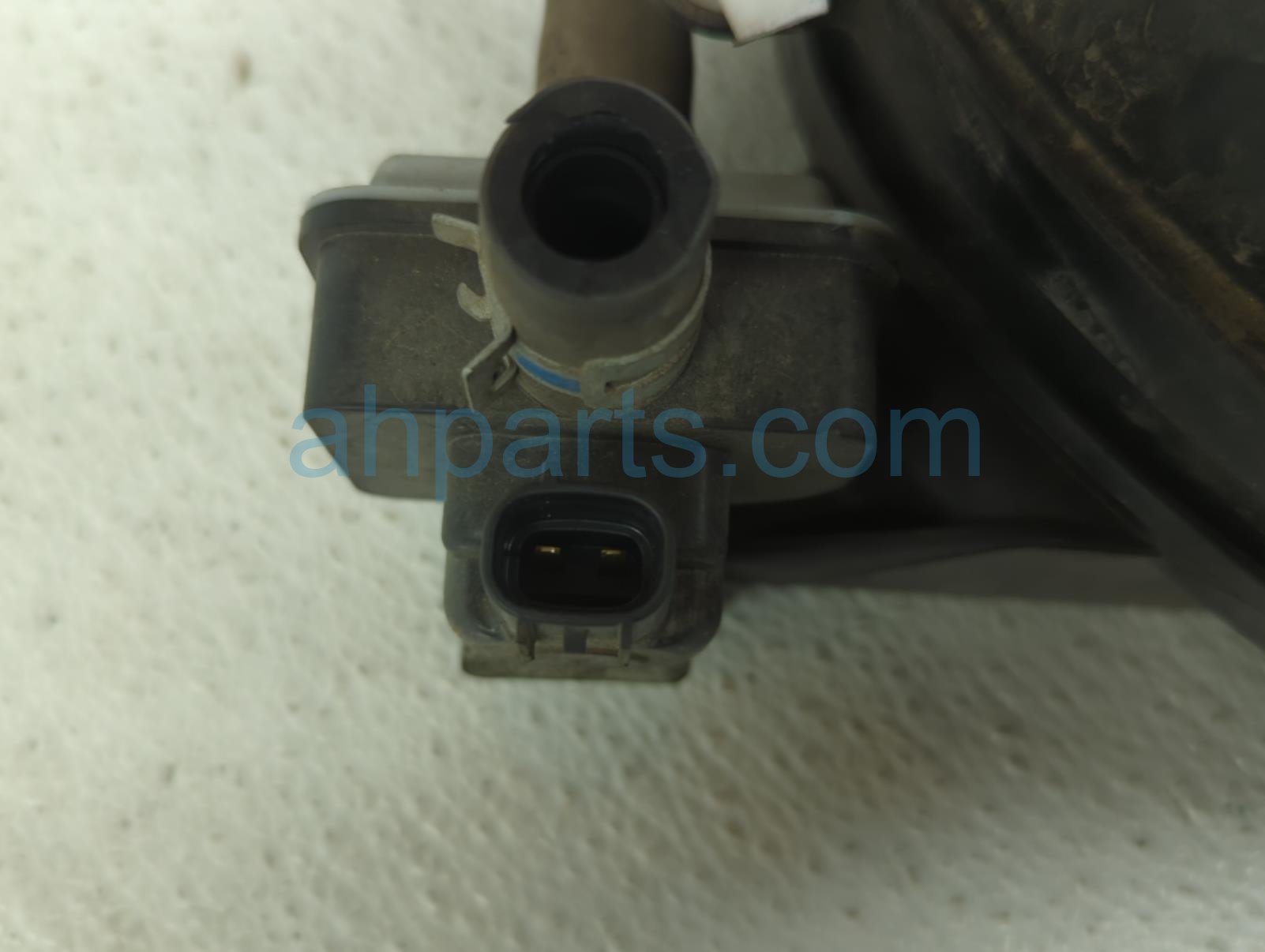 Sold 2018 Toyota Tacoma Upper Intake Manifold 17111-0P060,