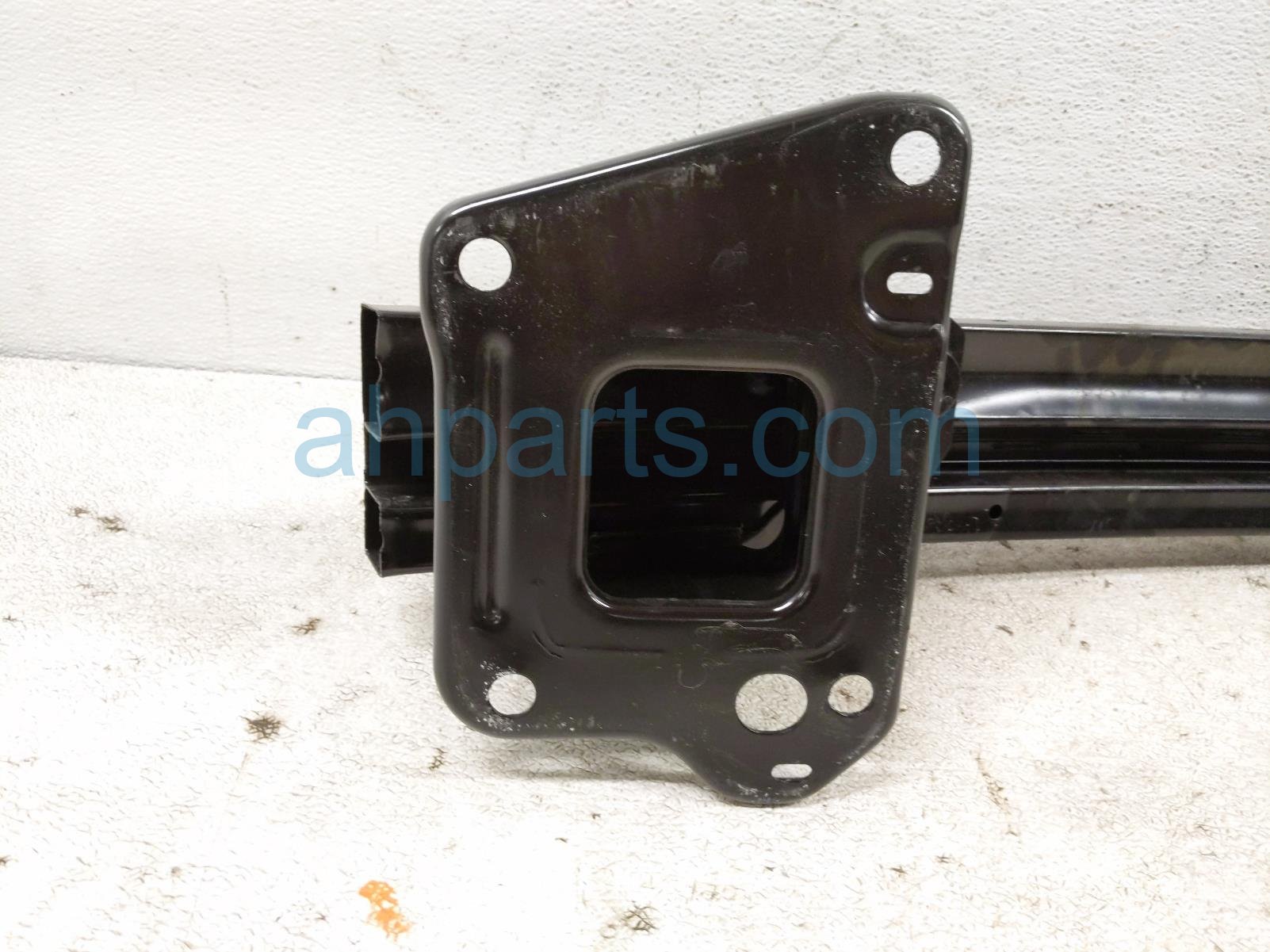 Sold 2025 Hyundai Kona Beam Front Bumper Reinforcement Bar 64900-BE000,