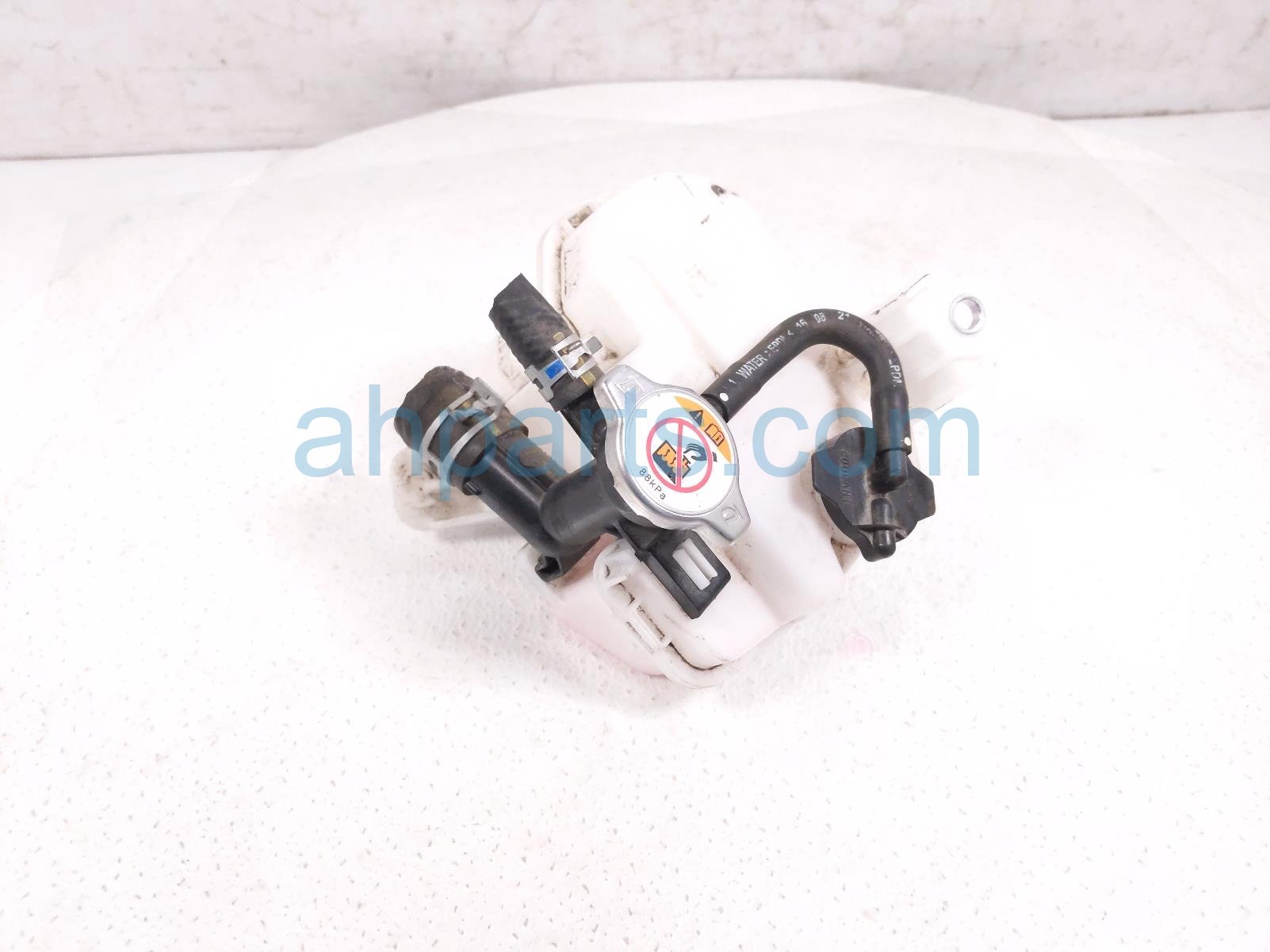 Sold 2022 Toyota Corollacs Coolant Overflow Reservoir Tank 16520-F2010,