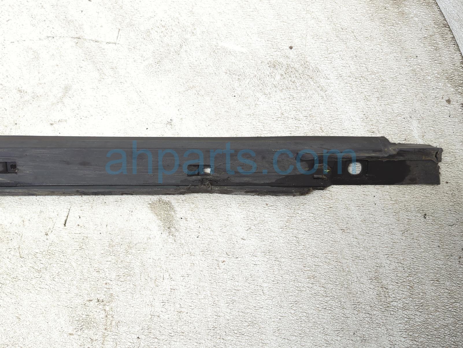 2019 Subaru Ascent Trim Passenger Rocker Panel Molding - Black 91112XC04B