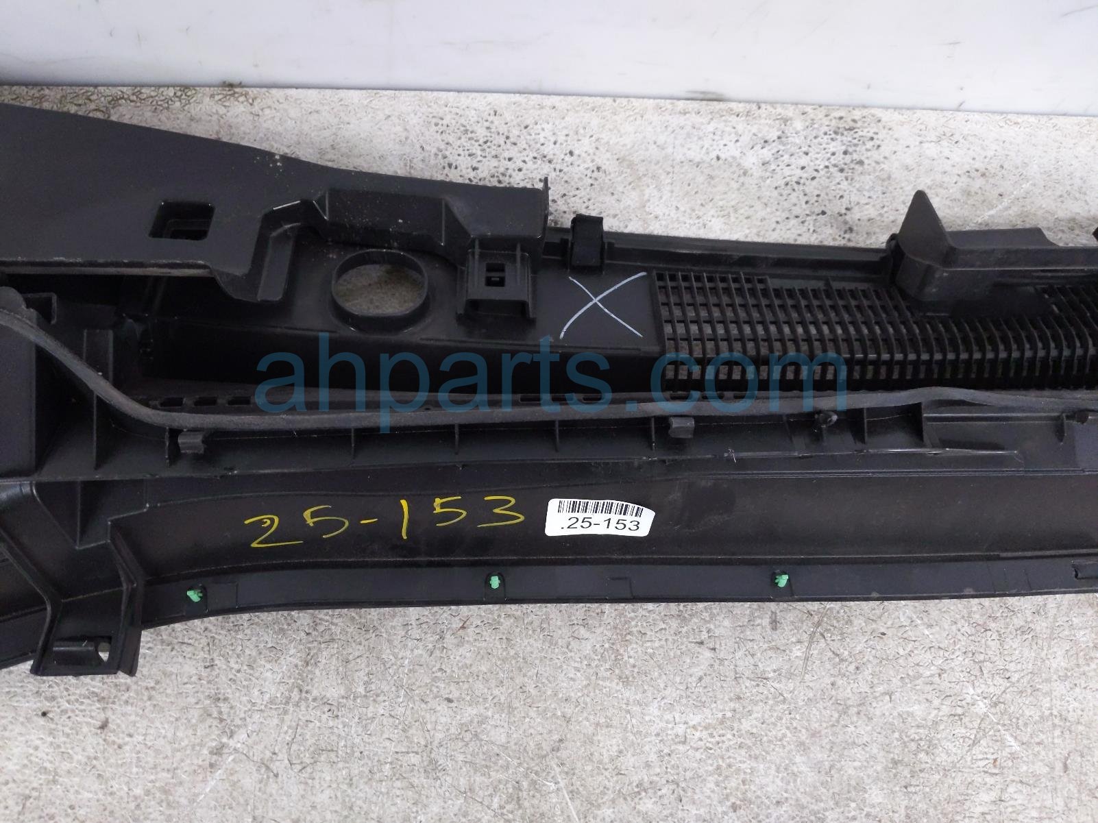 Sold 2022 Toyota Corollacs Cover Windshield Cowl Panel 55708-0A070