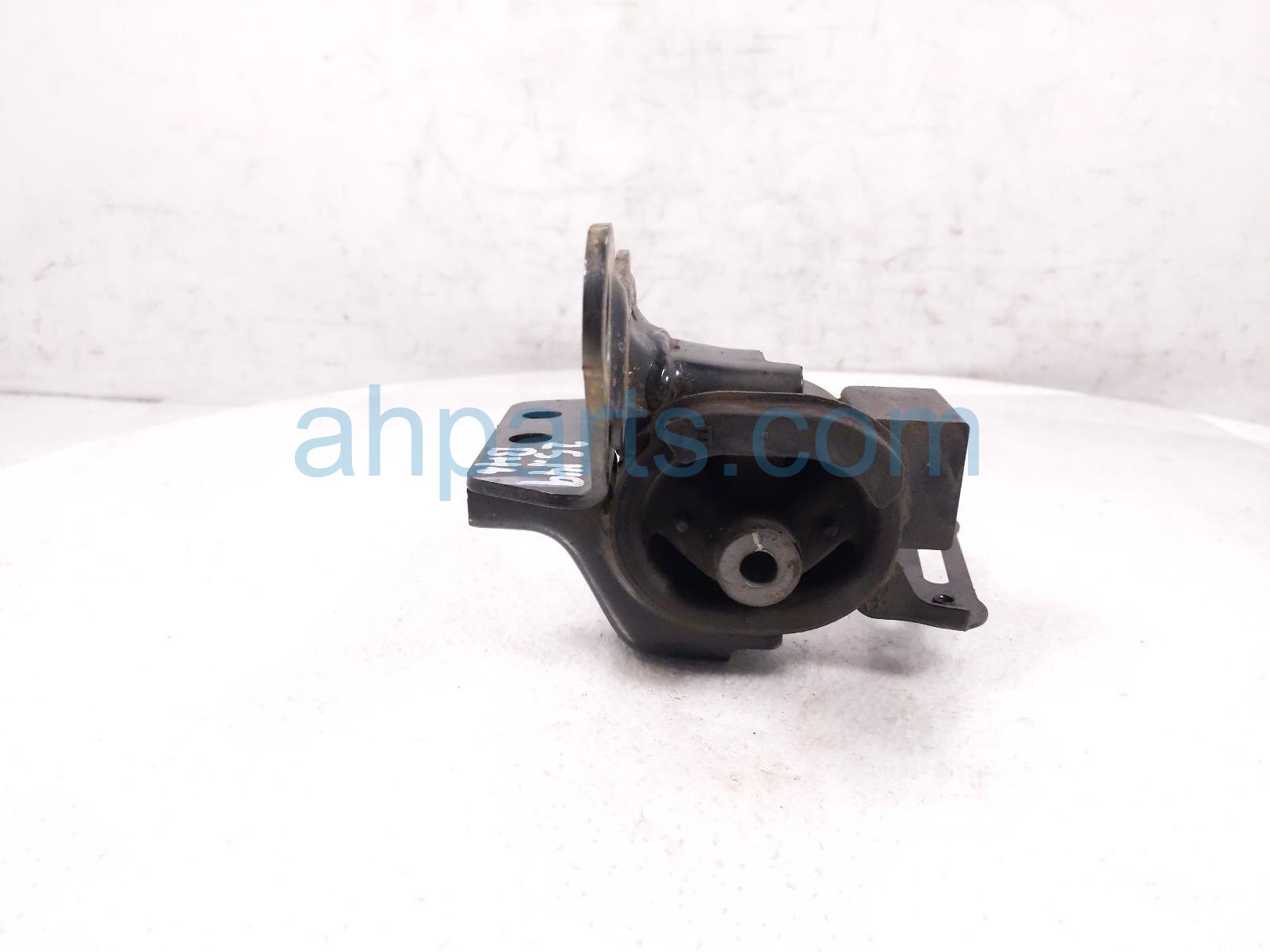 Sold 2014 Toyota Corolla Engine/motor Driver Engine Inulator Mount ...