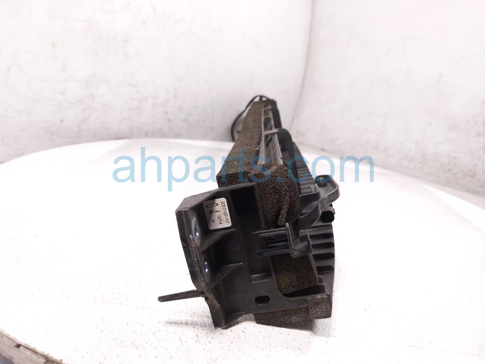 Sold 2017 Toyota Prius Lower Grille Radiator Air Shutter 53019-47011,