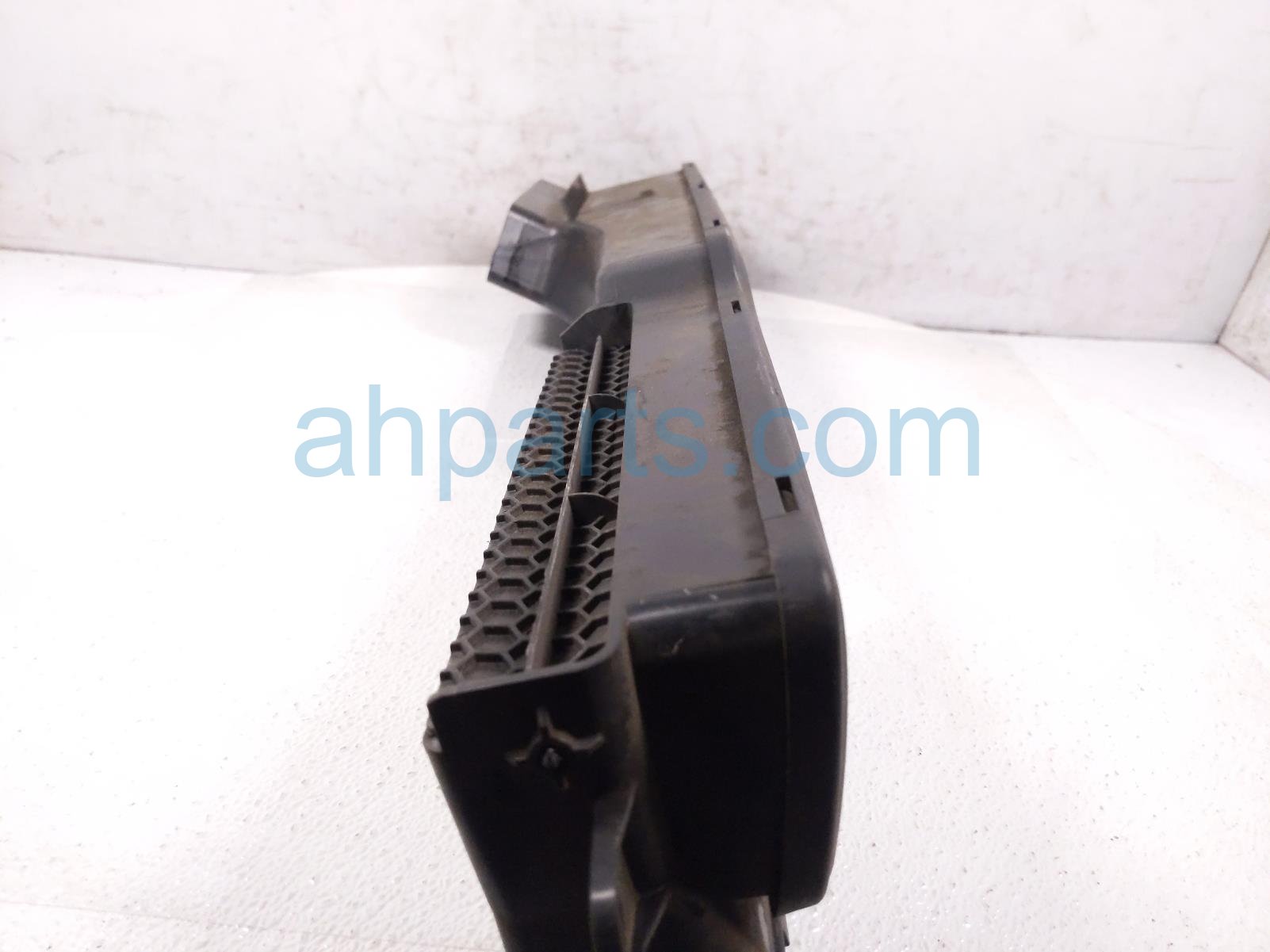 2018 Volkswagen Atlas Air Cleaner Intake Duct - 3.6l 3QF-129-254-A,