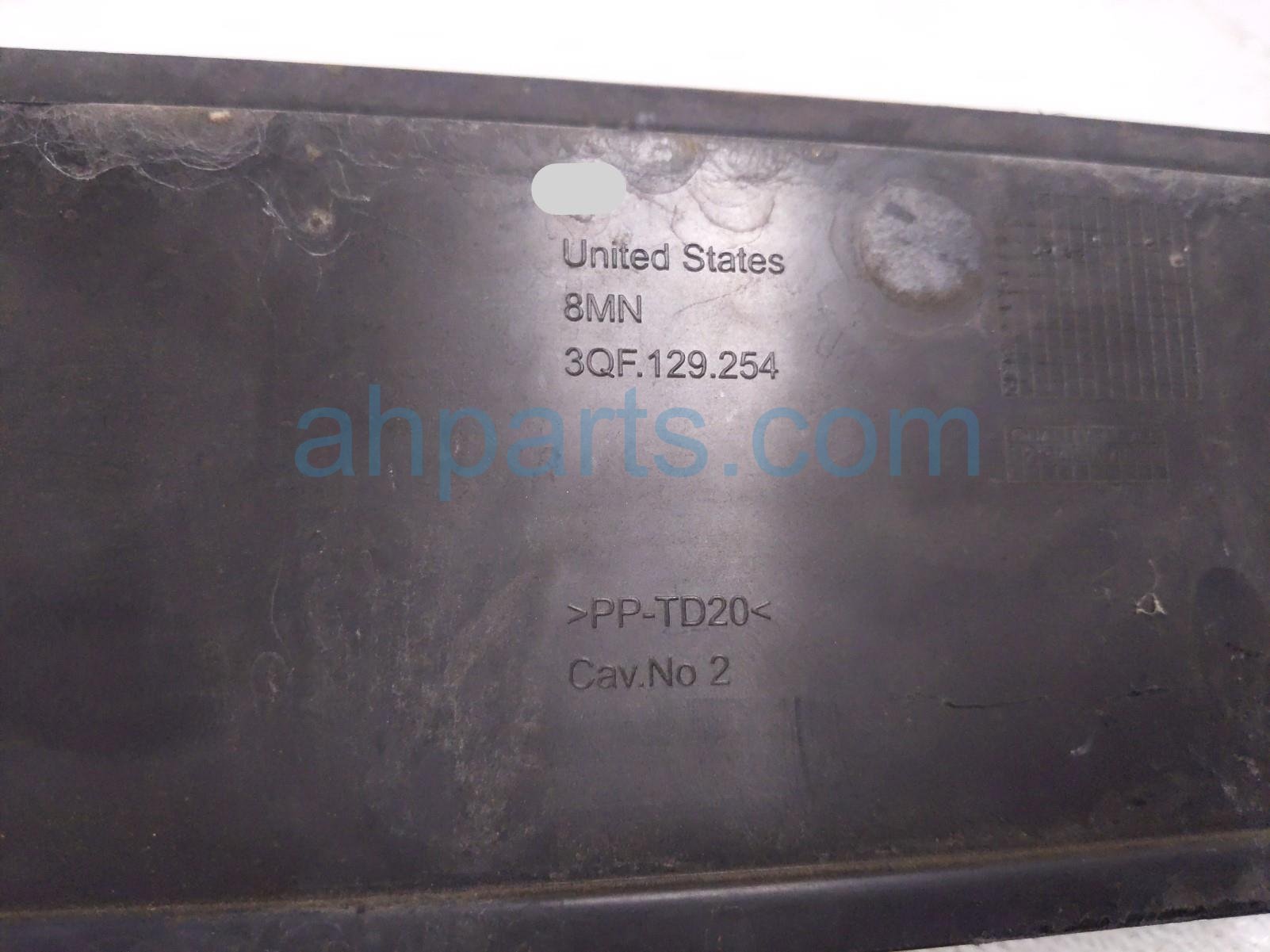 2018 Volkswagen Atlas Air Cleaner Intake Duct - 3.6l 3QF-129-254-A,