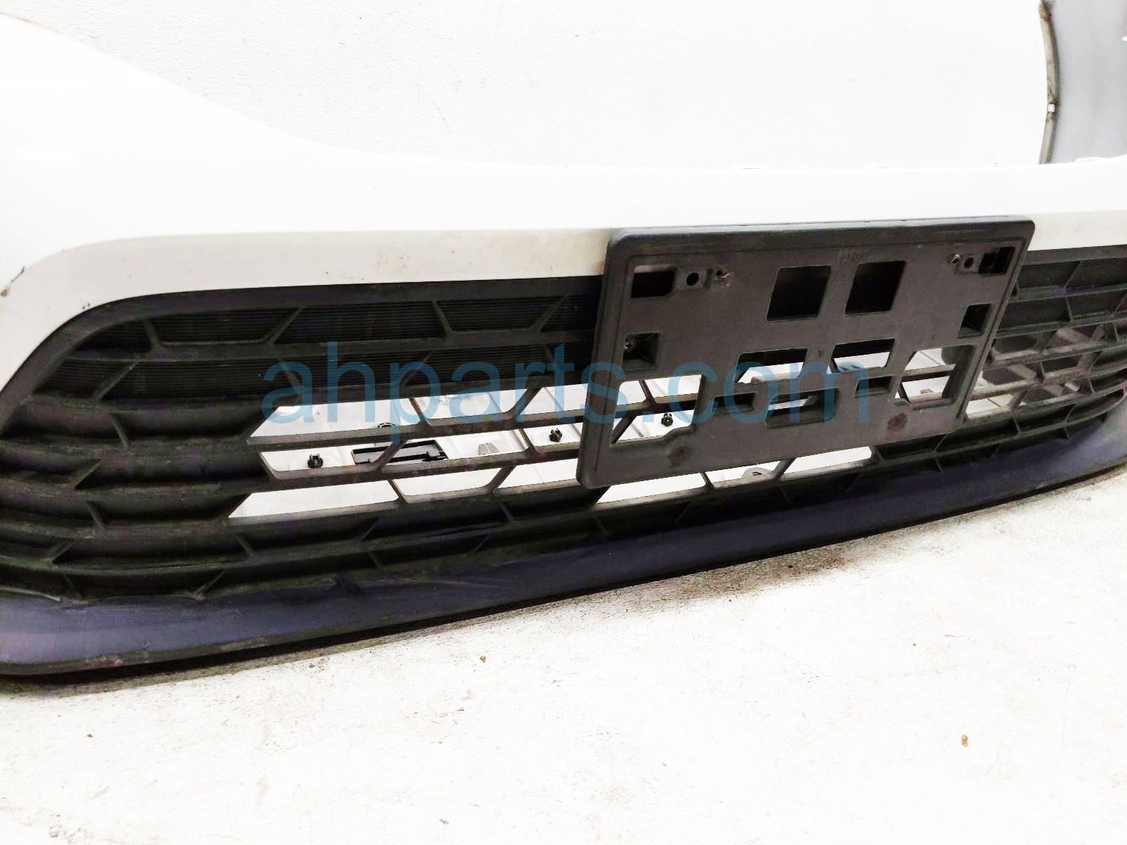 Sold 2022 Honda Civic Front Bumper Cover - White 04711-T20-A00ZZ