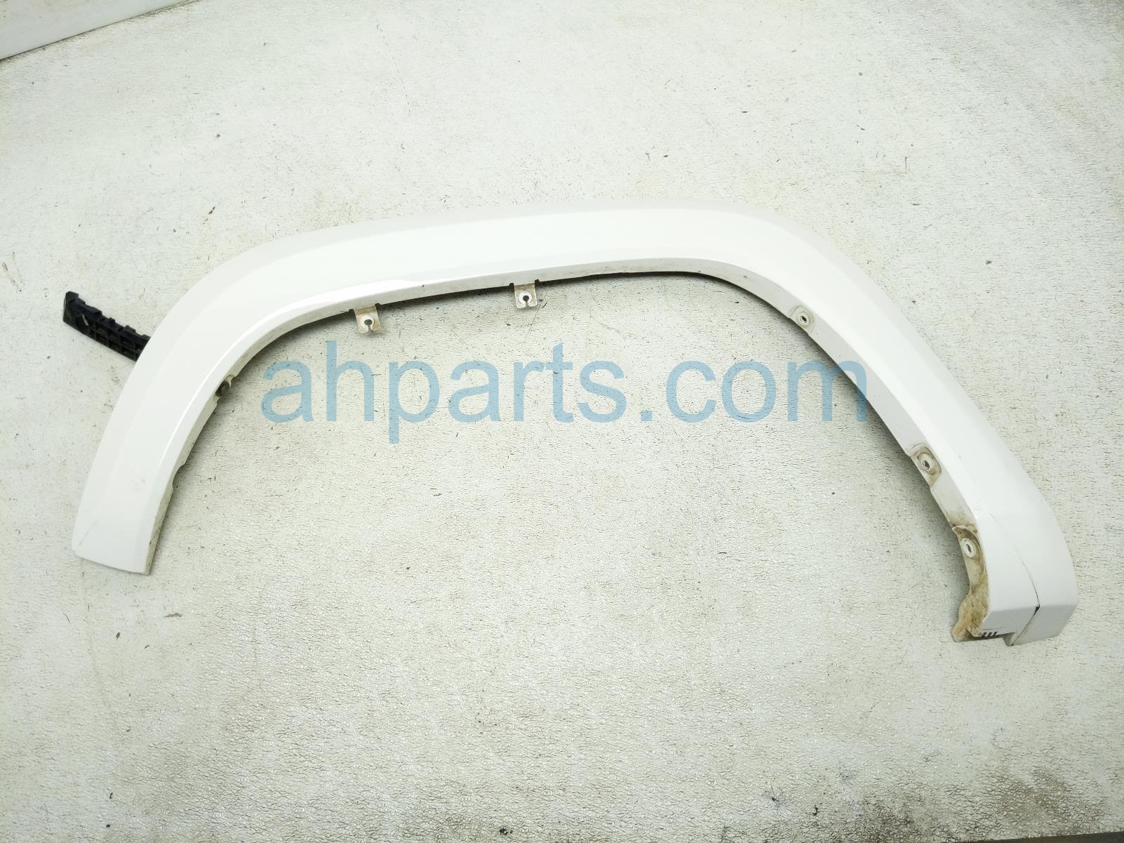 Sold 2023 Toyota Tacoma Front Driver Fender Flare Moulding - White ...