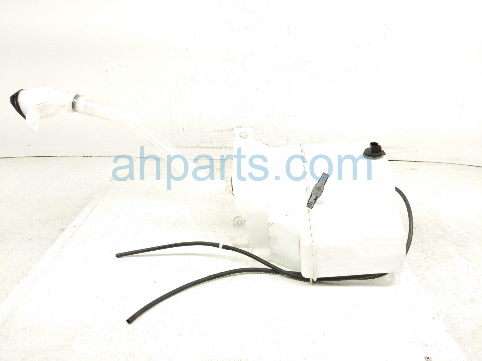 Sold 2023 Toyota Rav 4 Windshield Washer Reservoir Tank 85315-0R140,