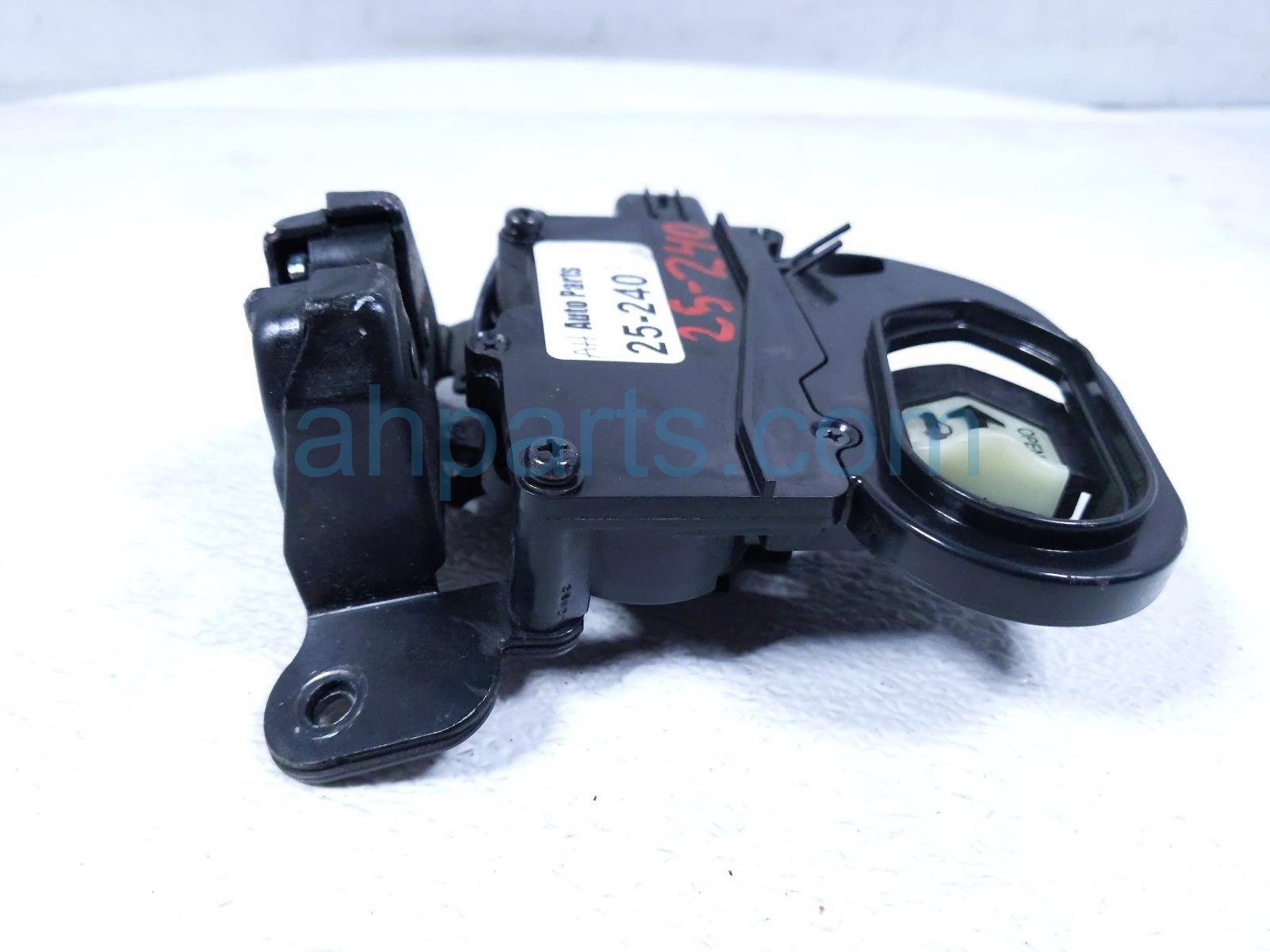 Sold 2020 Honda Ridgeline Trunk Latch Release Assy 74850-SJC-A02,