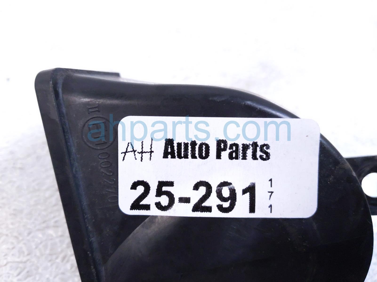 Sold 2018 Toyota Camry High Pitch Note Horn 86510-0E040,